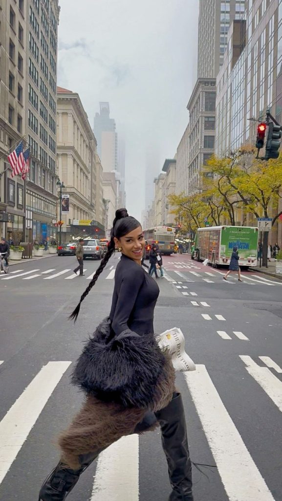 Laura Saenz: A Stunning Actress, Model, and Influencer - Actorz Net Worth
